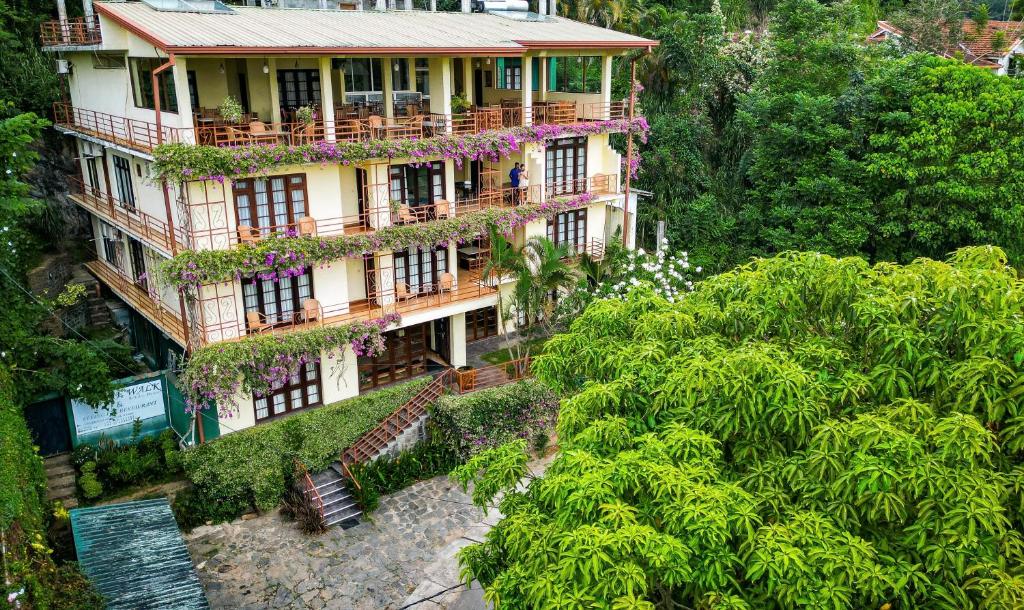 Nature Walk Resort - Luxury Hotel in Kandy, Sri Lanka