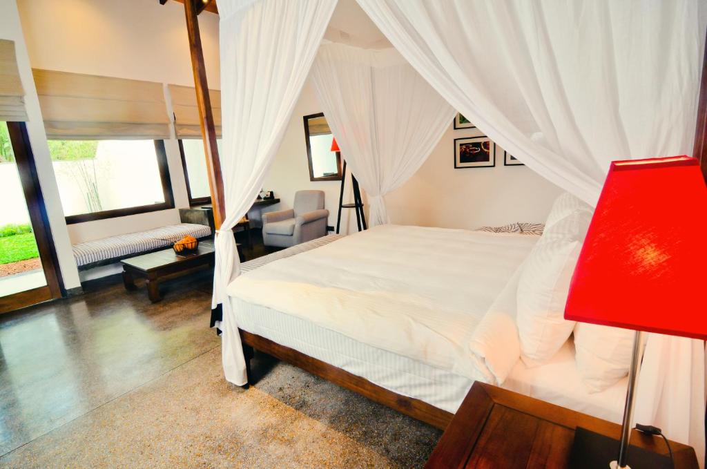Wallawwa - Luxury Hotel in Katunayaka, Sri Lanka